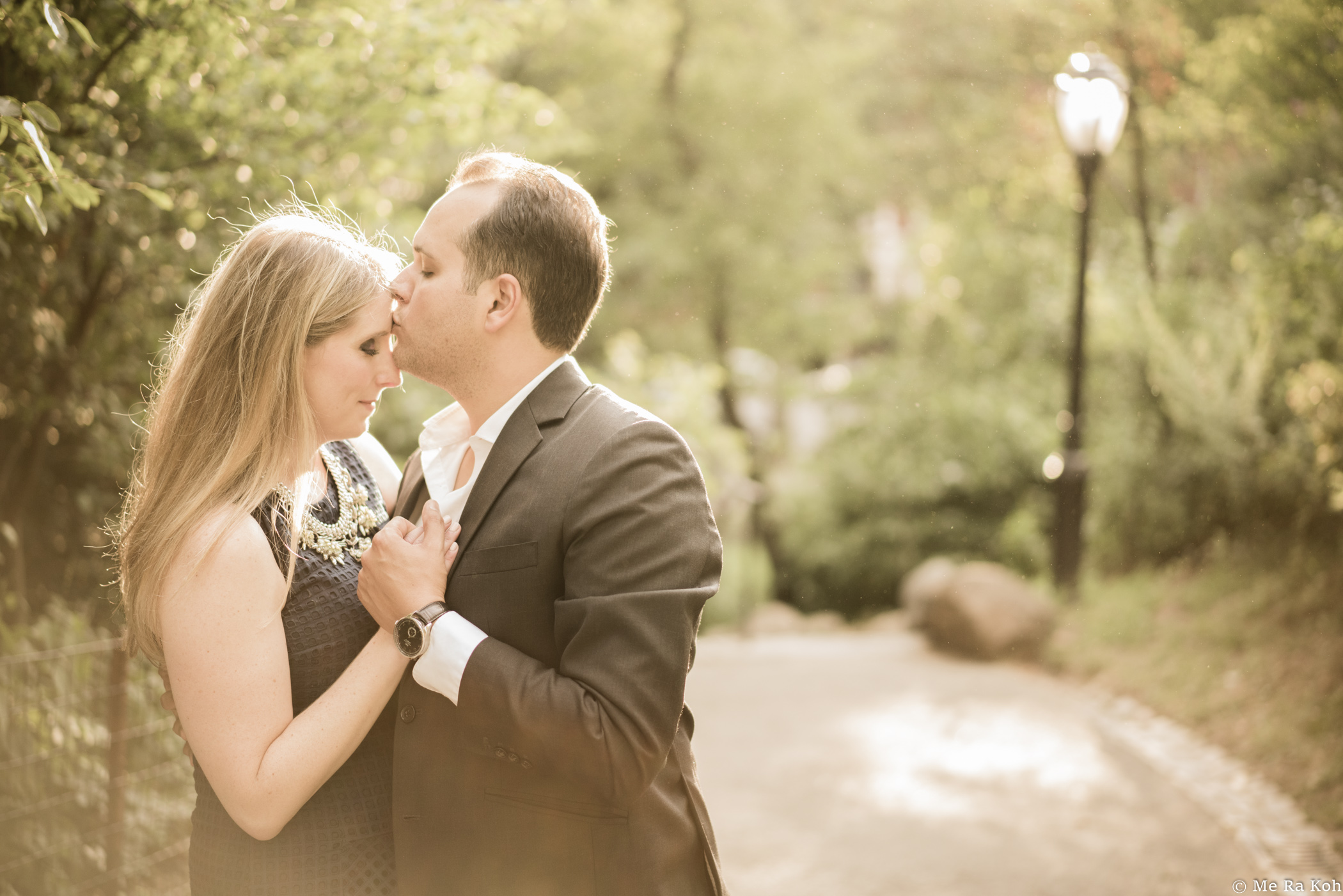 12 Flattering Ways to Photograph Couples - FIORIA - Me Ra Koh Photography